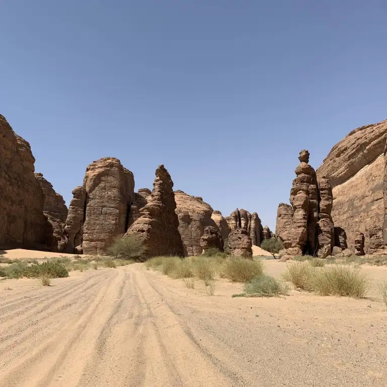 Hidden Valley Hike - DubaiThingsToDo